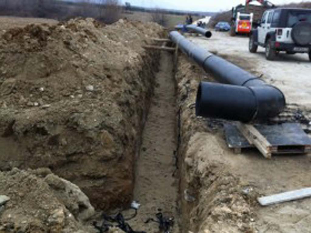 Αντικατάσταση αγωγού μεταφοράς νερού από τις πηγές του Πηδήματος στην Τ ...