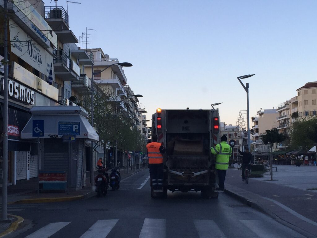Καθαριότητα και το Πάσχα - Η Υπηρεσία του Δήμου Καλαμάτας που δουλεύει ...