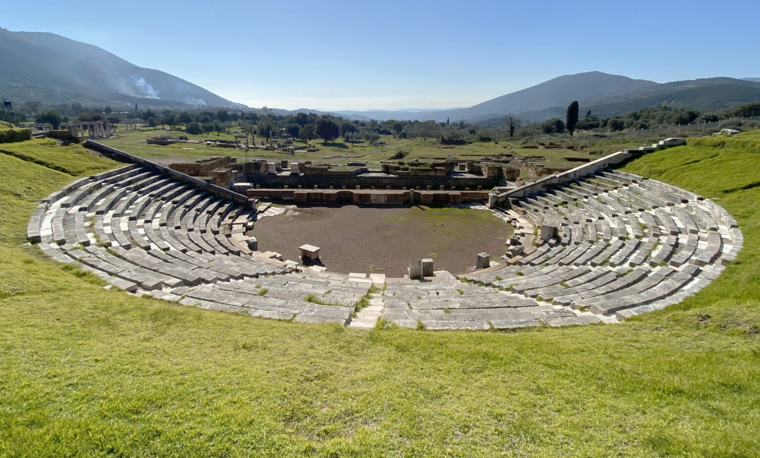 Οι ΜεῙΖοΝ ensemble με τον Δημήτρη Πλατανιά την 1η Αυγούστου στην Αρχαία ...