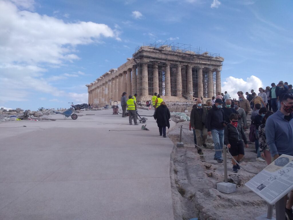 Βράχος, Δρόμος και (τσιμεντο)διαδρομές στην Ακρόπολη της Αθήνας ...