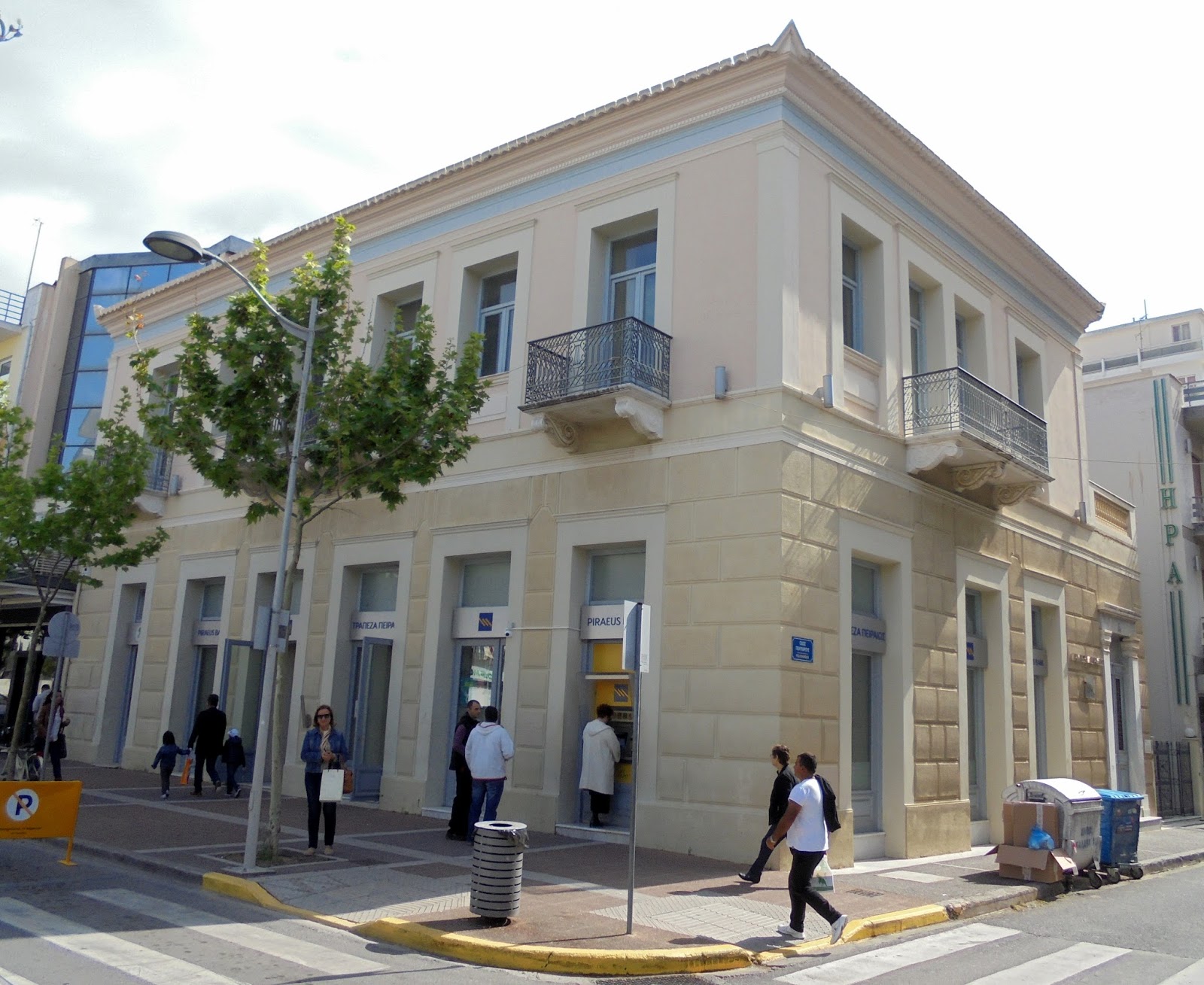 Καλαμάτα: Μεταφέρεται υποκατάστημα της Τράπεζας Πειραιώς - ΕΦΗΜΕΡΙΔΑ ΘΑΡΡΟΣ