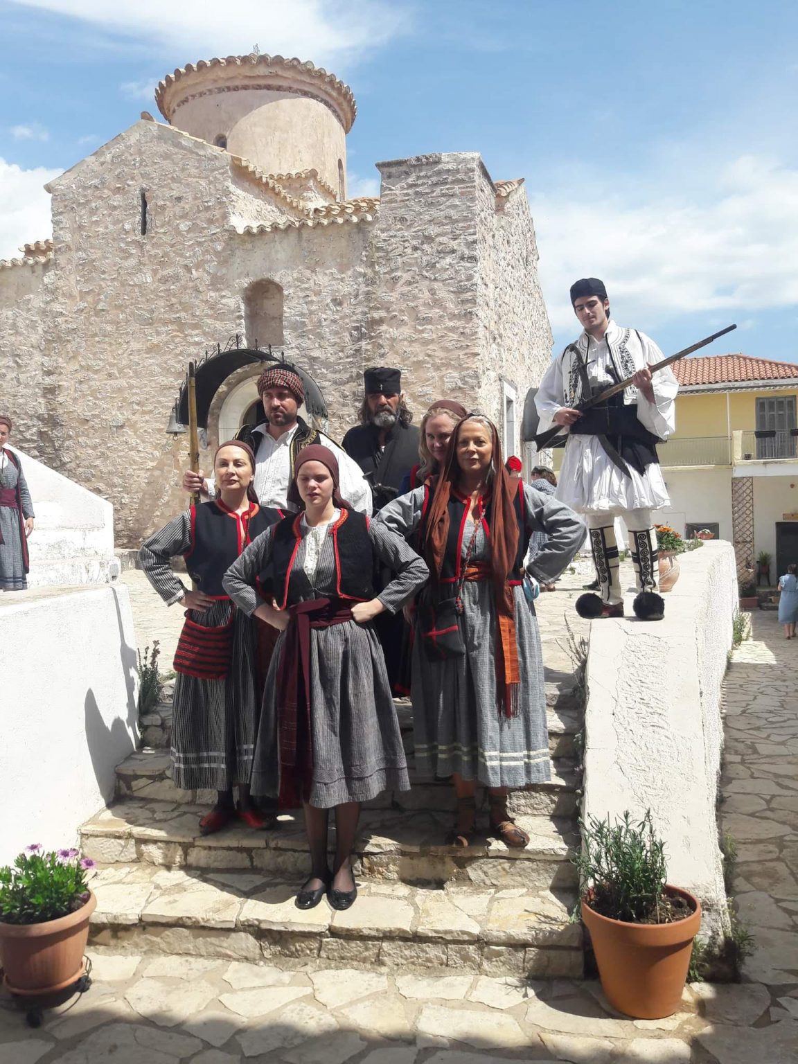 Αναβίωσε το ’21 στο Βυζαντινό Ναό της Ιερής Μονής Δημιόβης από το ...
