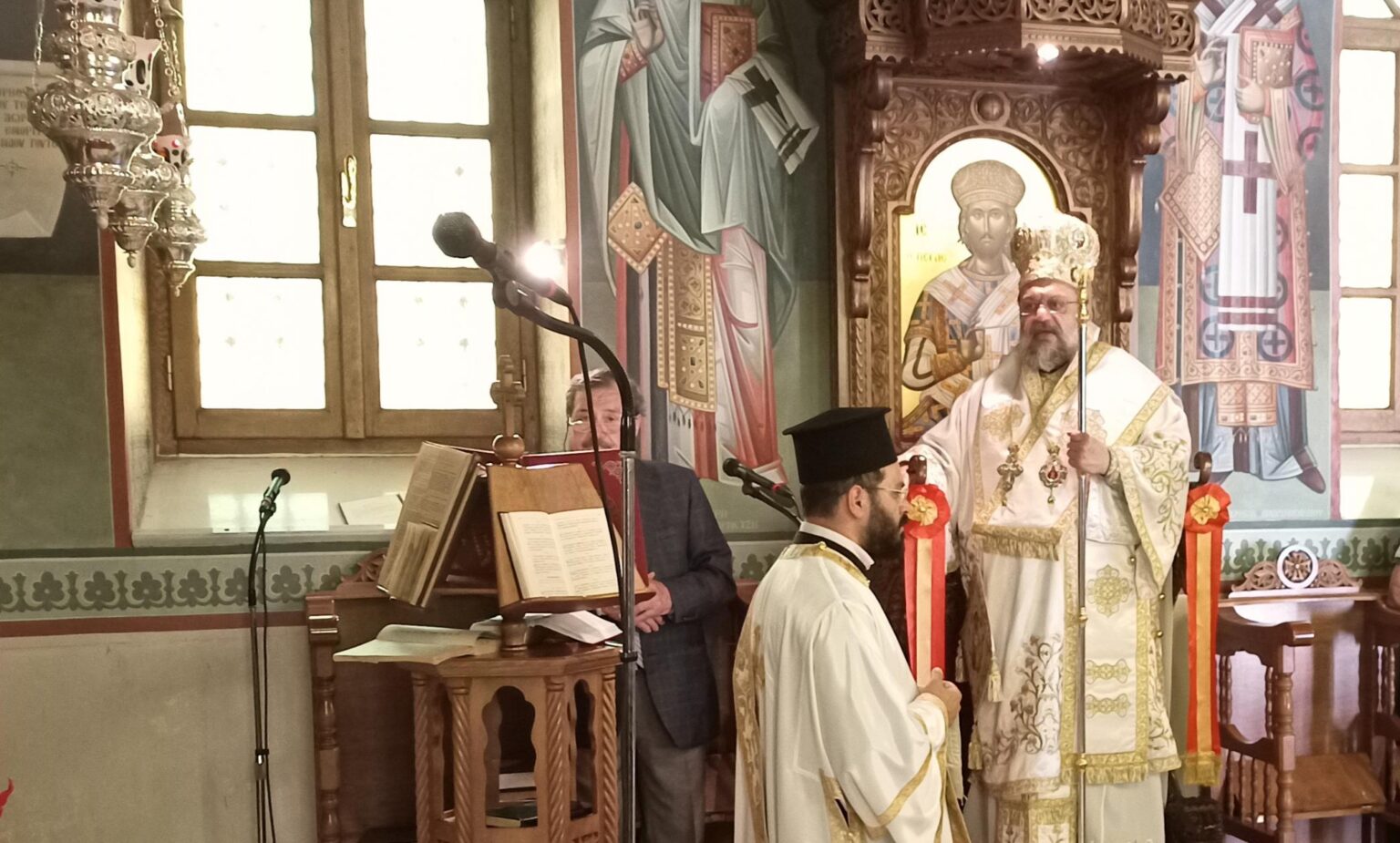 Ο Μεσσηνίας Χρυσόστομος στην καστροπολιτεία της Ανδρούσης - ΕΦΗΜΕΡΙΔΑ ...