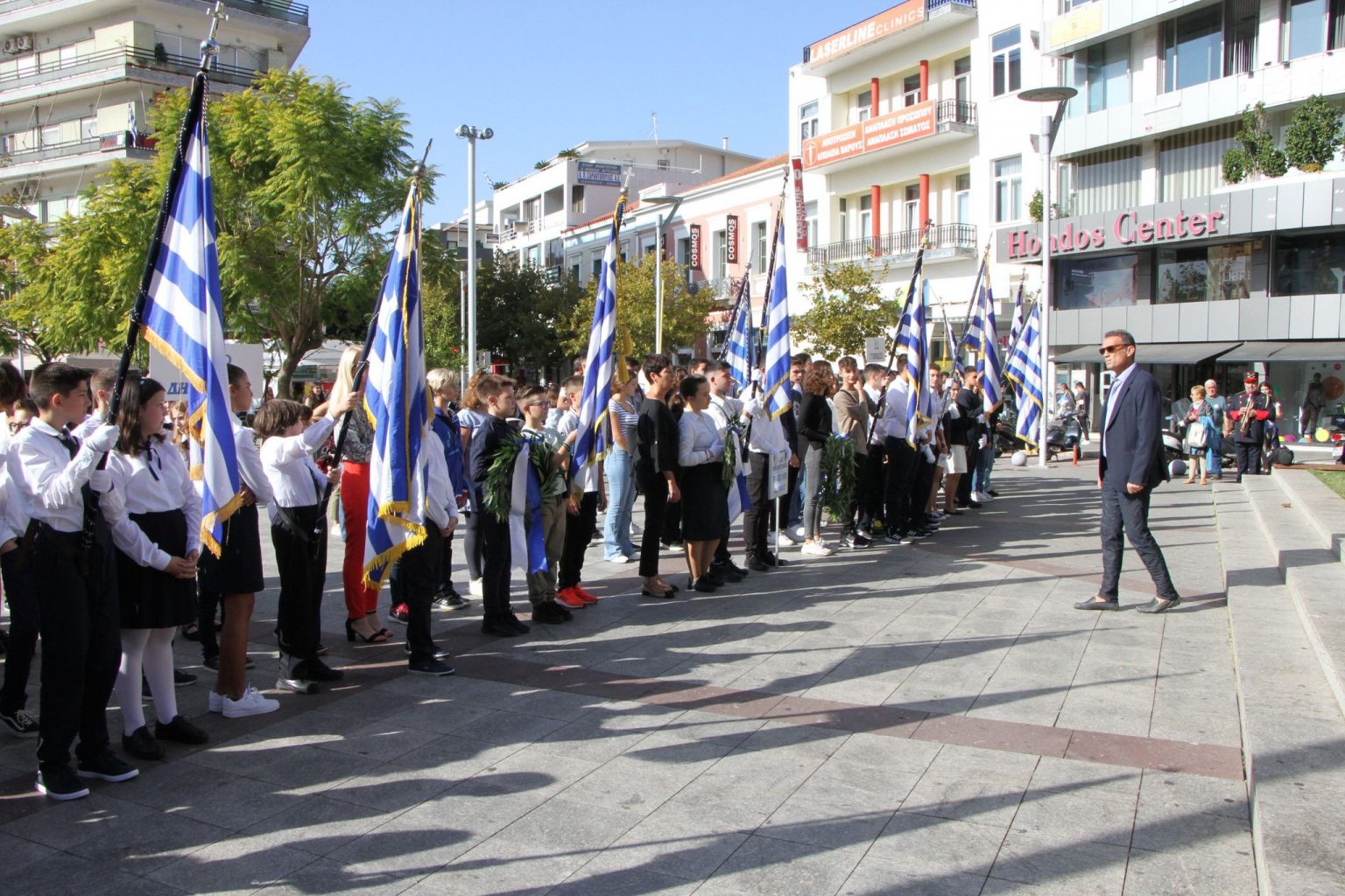 Πλημμύρισε το κέντρο μαθητές - ΕΦΗΜΕΡΙΔΑ ΘΑΡΡΟΣ