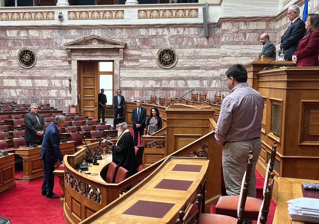 Μόνος του ορκίστηκε στη Βουλή ο Αντώνης Σαμαράς - ΕΦΗΜΕΡΙΔΑ ΘΑΡΡΟΣ