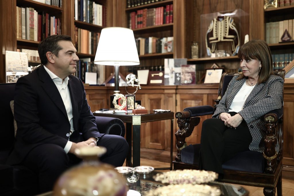 Σήμερα στις 11:00, ο Αλέξης Τσίπρας στην Πρόεδρο της Δημοκρατίας ...