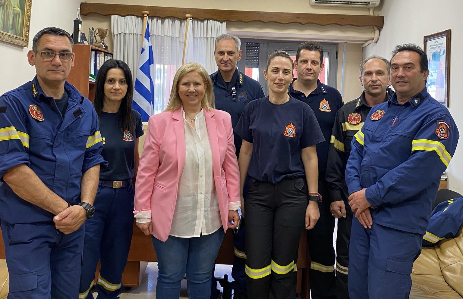 Πυροσβεστική και δικαστήρια επισκέφθηκε η Πιπίνα Κουμάντου - ΕΦΗΜΕΡΙΔΑ ...