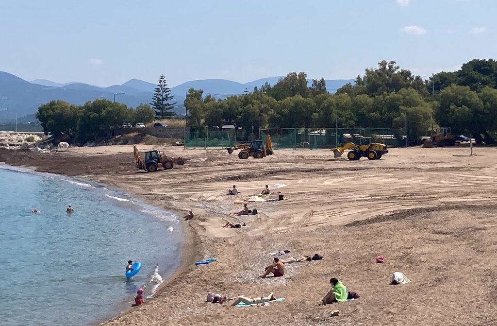 Δ.Σ. Τριφυλίας: Ερωτήσεις και εντάσεις για το (μη) καθαρισμό παραλιών ...