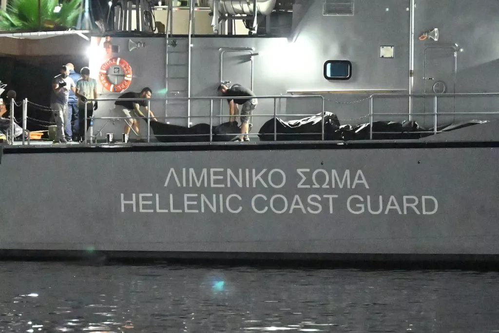 ΤΕ Μεσσηνίας του ΚΚΕ: Κατάθεση στεφάνων για τον ένα χρόνο από το ...