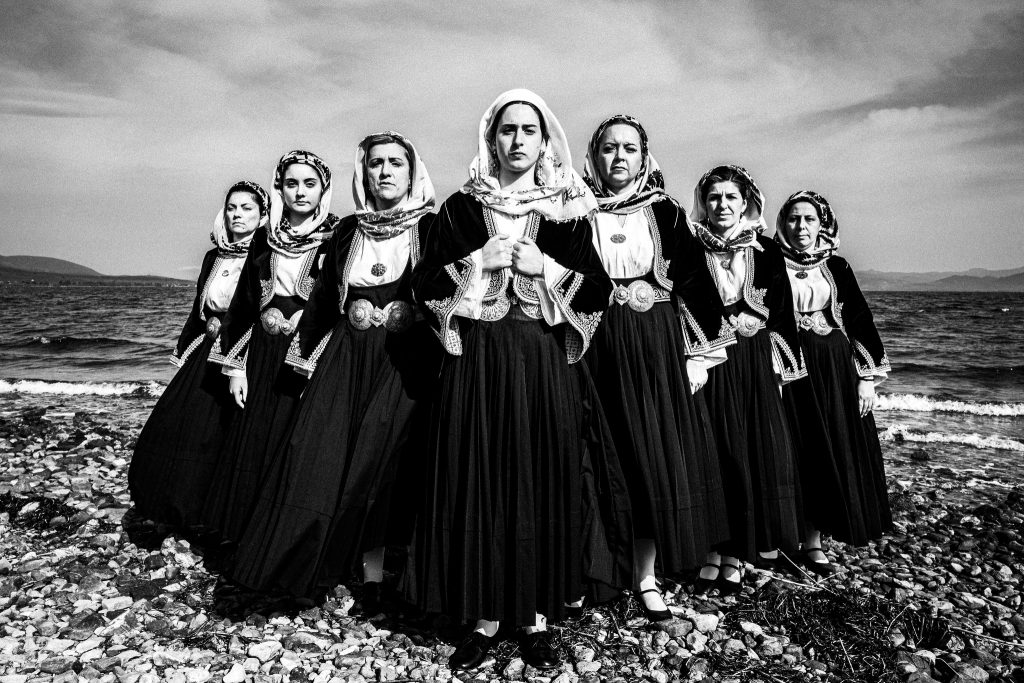 Οι Καρυάτιδες του Γιώργου Τατάκη κάνουν πρεμιέρα στην Καλαμάτα ...
