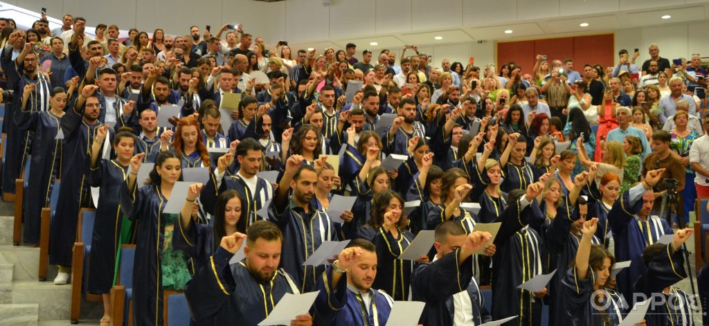 Πανεπιστήμιο Πελοποννήσου: Ορκίστηκαν οι απόφοιτοι του Τμήματος ...