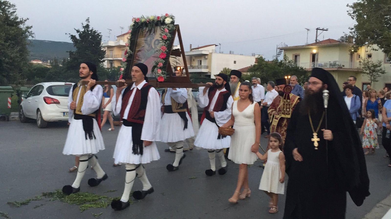 Γιόρτασαν στην Παναγία τη Βλαχέρνα - ΕΦΗΜΕΡΙΔΑ ΘΑΡΡΟΣ
