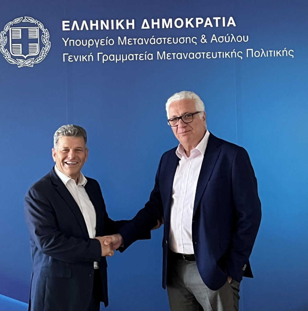 Στον Υπ. Μετανάστευσης ο Στ. Αναστασόπουλος για τους εργάτες γης ...