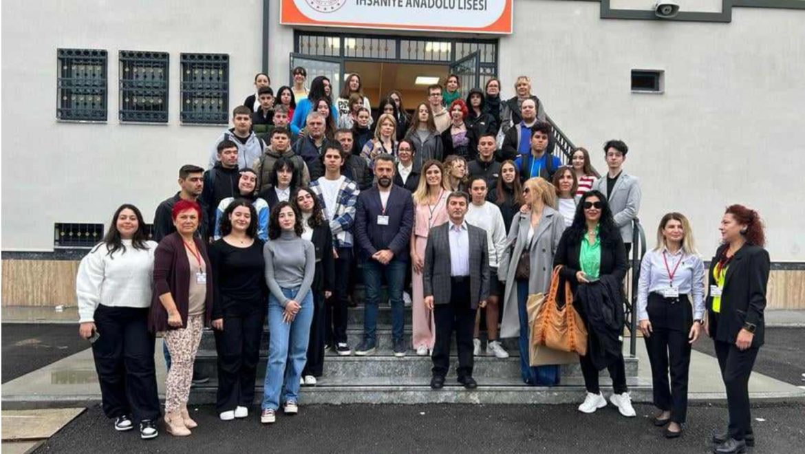Βράβευση με πράσινη σημαία για το 5ο Γυμνάσιο Καλαμάτας - ΕΦΗΜΕΡΙΔΑ ΘΑΡΡΟΣ