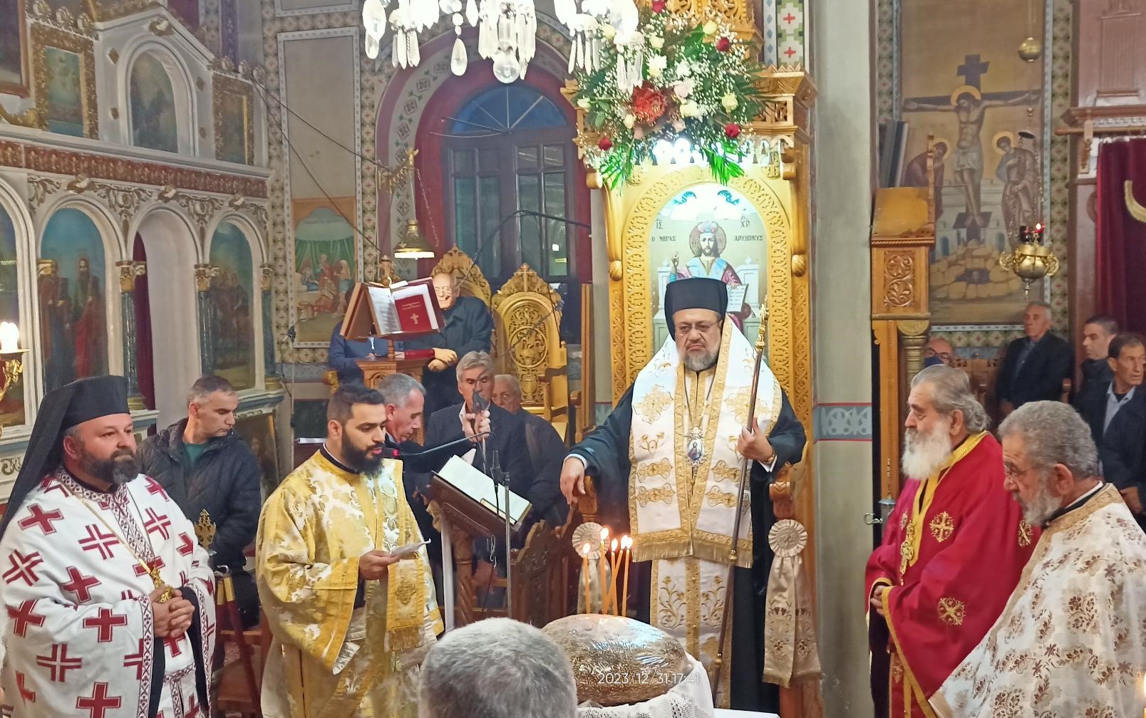 Ο Εσπερινός του Αγίου Βασιλείου στο Βασιλίτσι Μεσσηνίας - ΕΦΗΜΕΡΙΔΑ ΘΑΡΡΟΣ
