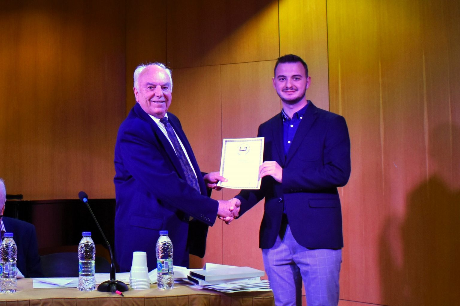 Α΄ Βραβείο στον Καλαματιανό Γ. Καραμπάτσο από την Ένωση Ελλήνων ...