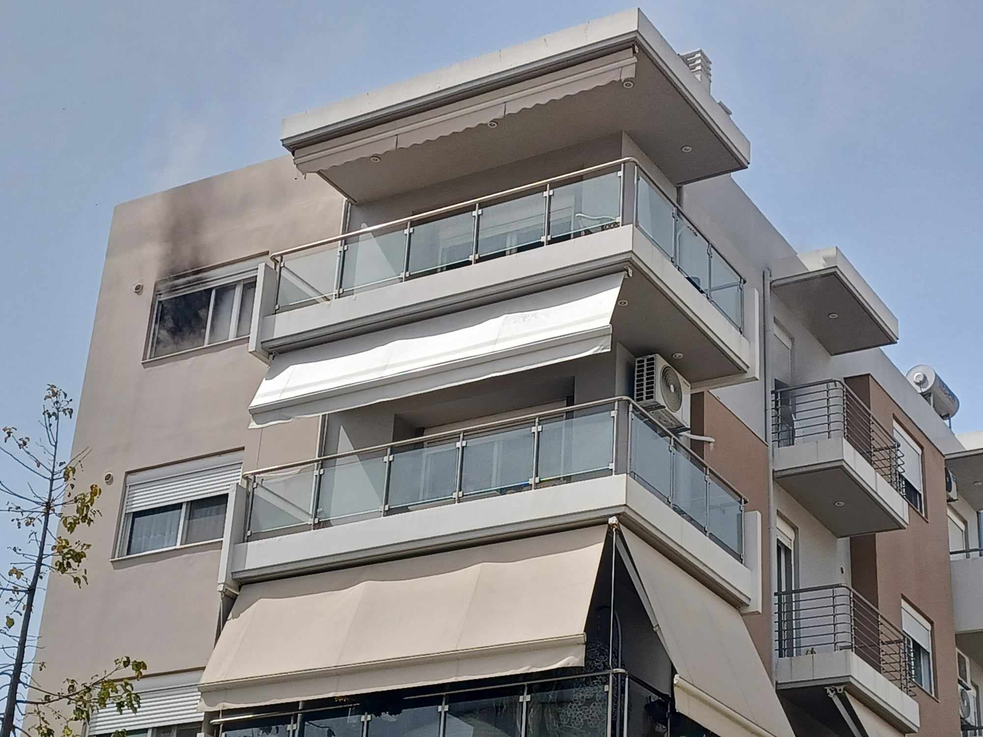 Φωτιά σε διαμέρισμα στην Καλαμάτα - ΕΦΗΜΕΡΙΔΑ ΘΑΡΡΟΣ