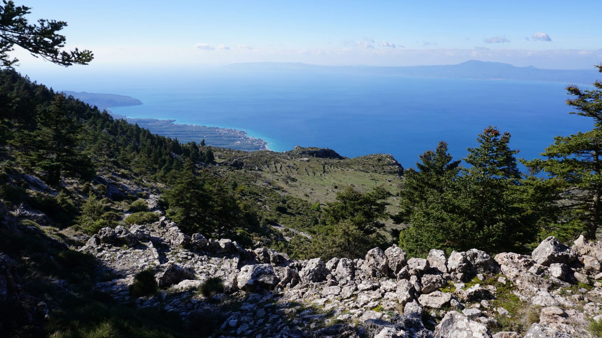 Καθαρισμός καλντεριμιού της Σέλιτσας στο Καλάθι - ΕΦΗΜΕΡΙΔΑ ΘΑΡΡΟΣ