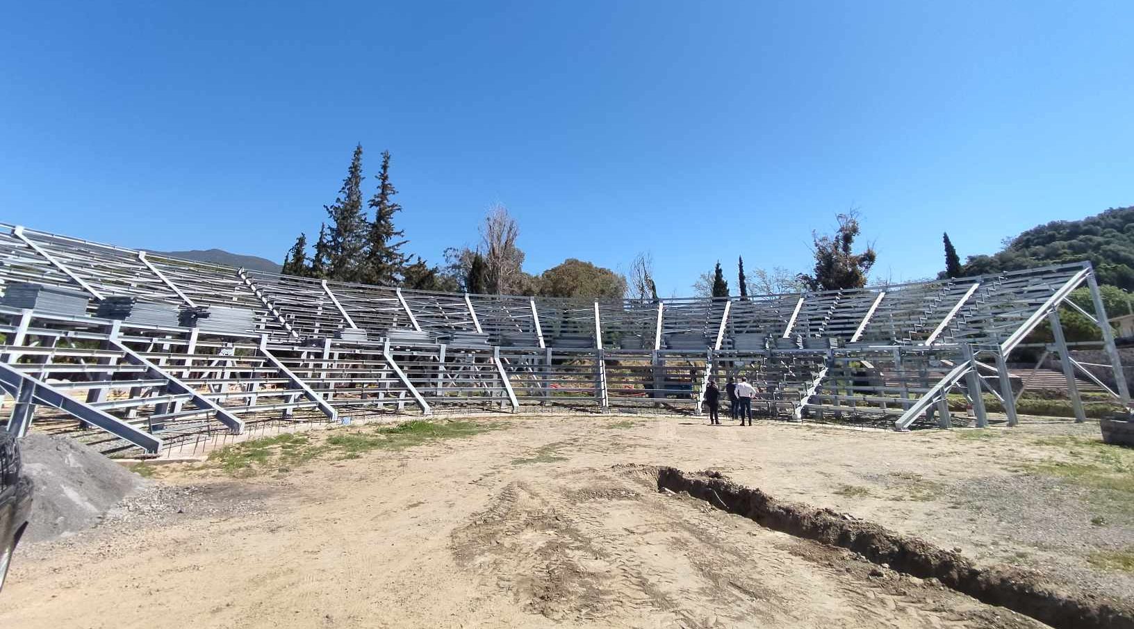 Αυτοψία δημάρχου στο Ανοιχτό Θέατρο Καλαμάτας - ΕΦΗΜΕΡΙΔΑ ΘΑΡΡΟΣ