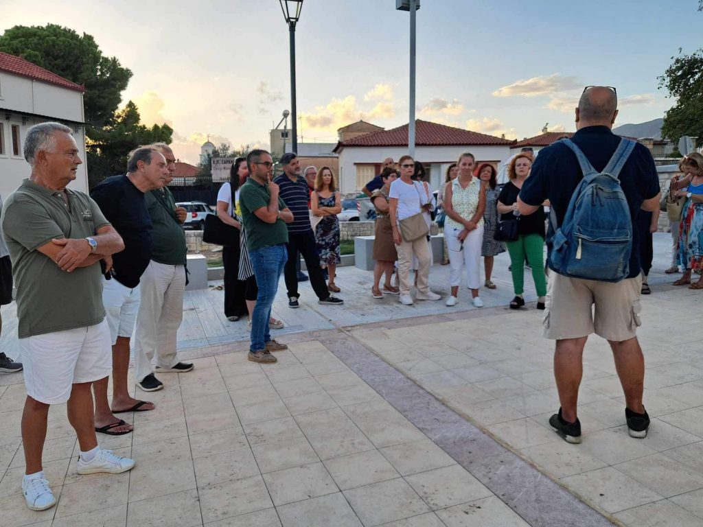 Περίπατος στα διατηρητέα της Καλαμάτας - ΕΦΗΜΕΡΙΔΑ ΘΑΡΡΟΣ