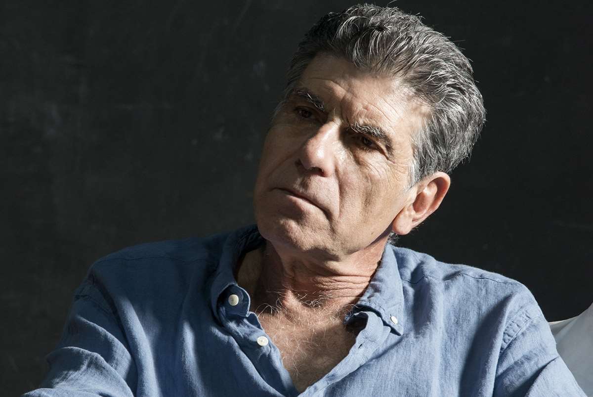 Γιάννης Μπέζος: Η Ελλάδα κάνει φίρμες όλους τους απατεώνες, το πολιτικό ...