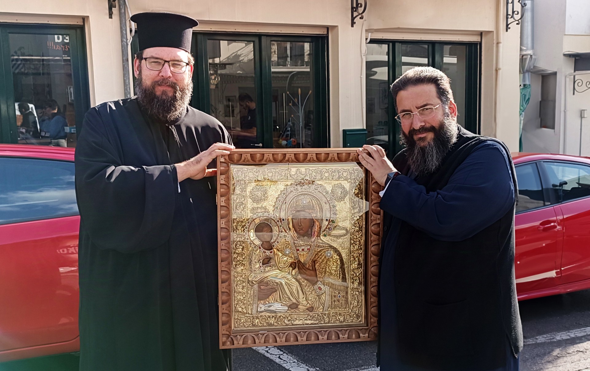 Η εικόνα της Παναγίας Τριχερούσης επέστρεψε στο θρόνο της στη ...