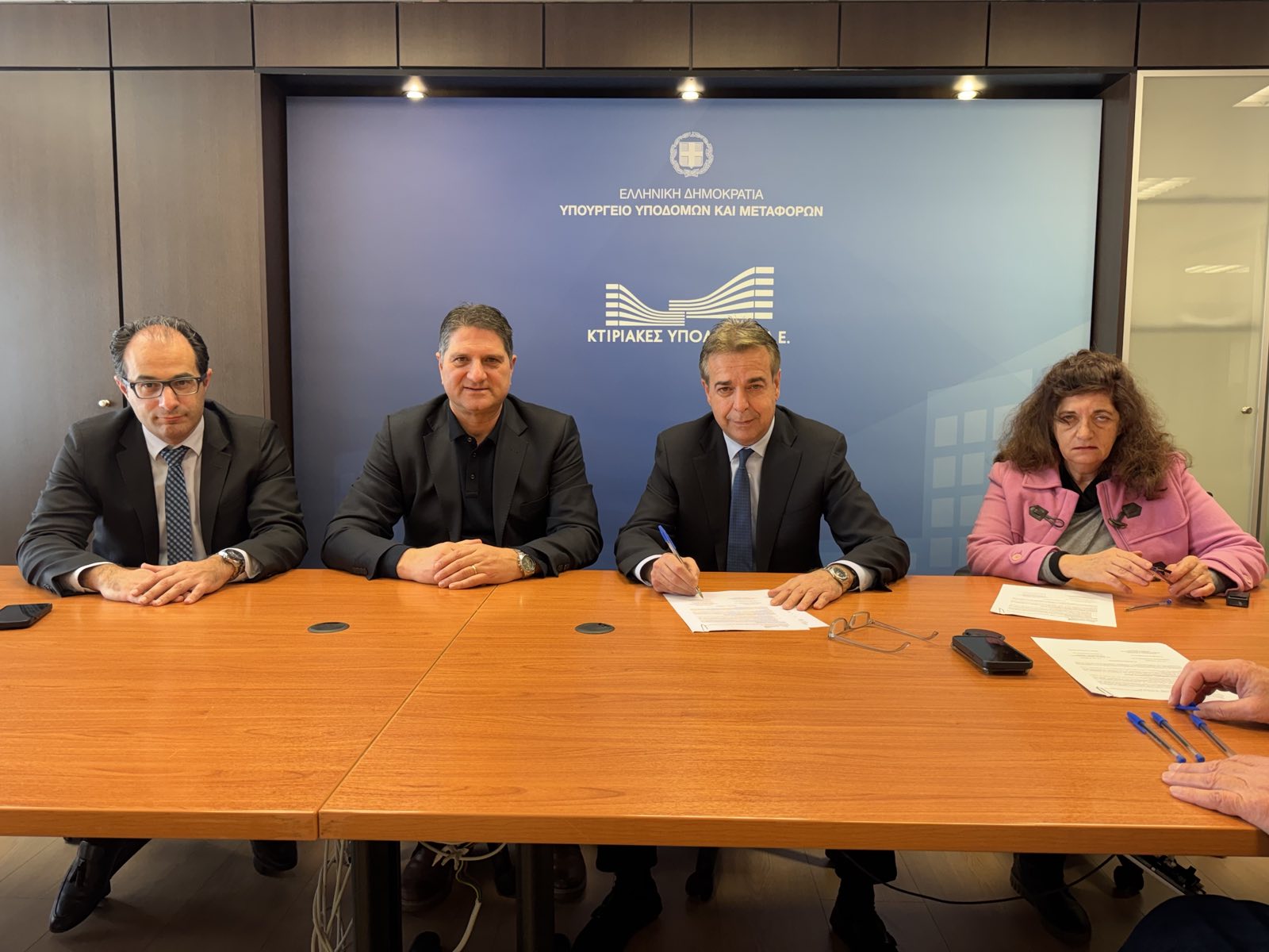 Υπογραφή σύμβασης για την ενεργειακή αναβάθμιση Δημοτικού ...