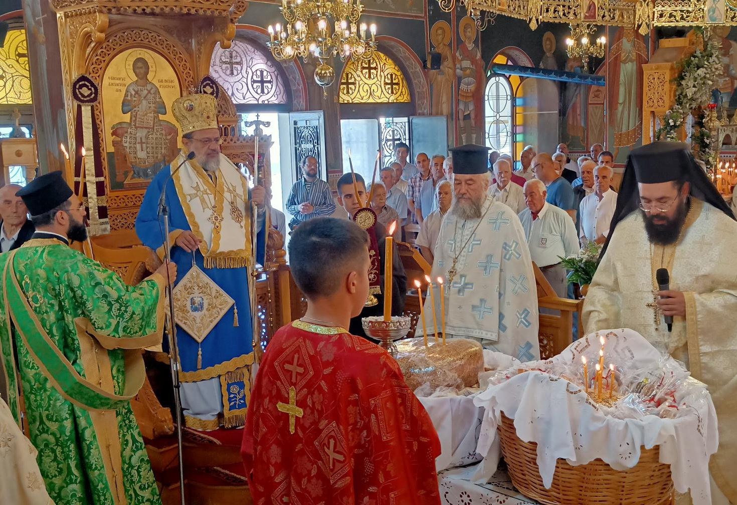 Η εορτή του Αγίου Πνεύματος στη Μητρόπολη Μεσσηνίας - ΕΦΗΜΕΡΙΔΑ ΘΑΡΡΟΣ