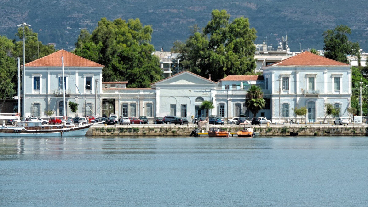 Κεντρικό Λιμεναρχείο Καλαμάτας: Επιτακτική η ανάγκη για ένα καθαρό ...