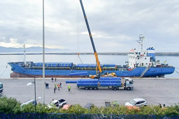Αγωγός Φ800: Άγνωστο πότε θα έρθει ξανά στην Καλαμάτα καράβι με σωλήνες ...