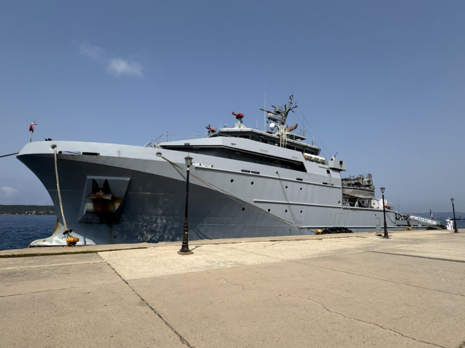 Το Γαλλικό πολεμικό πλοίο “BSAM Seine” στο λιμάνι της Πύλου - ΕΦΗΜΕΡΙΔΑ ...