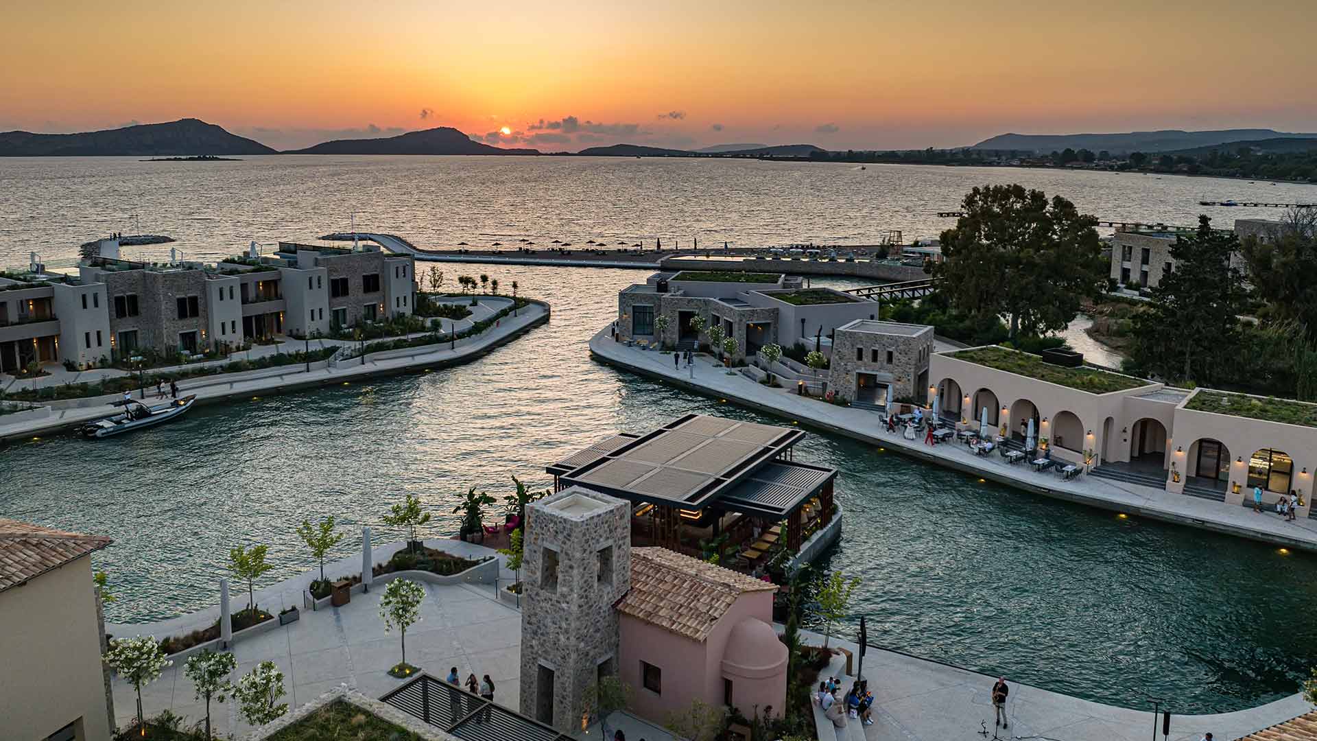 Costa Navarino: Παράταση της βασικής οικοδομικής άδειας έως το τέλος ...